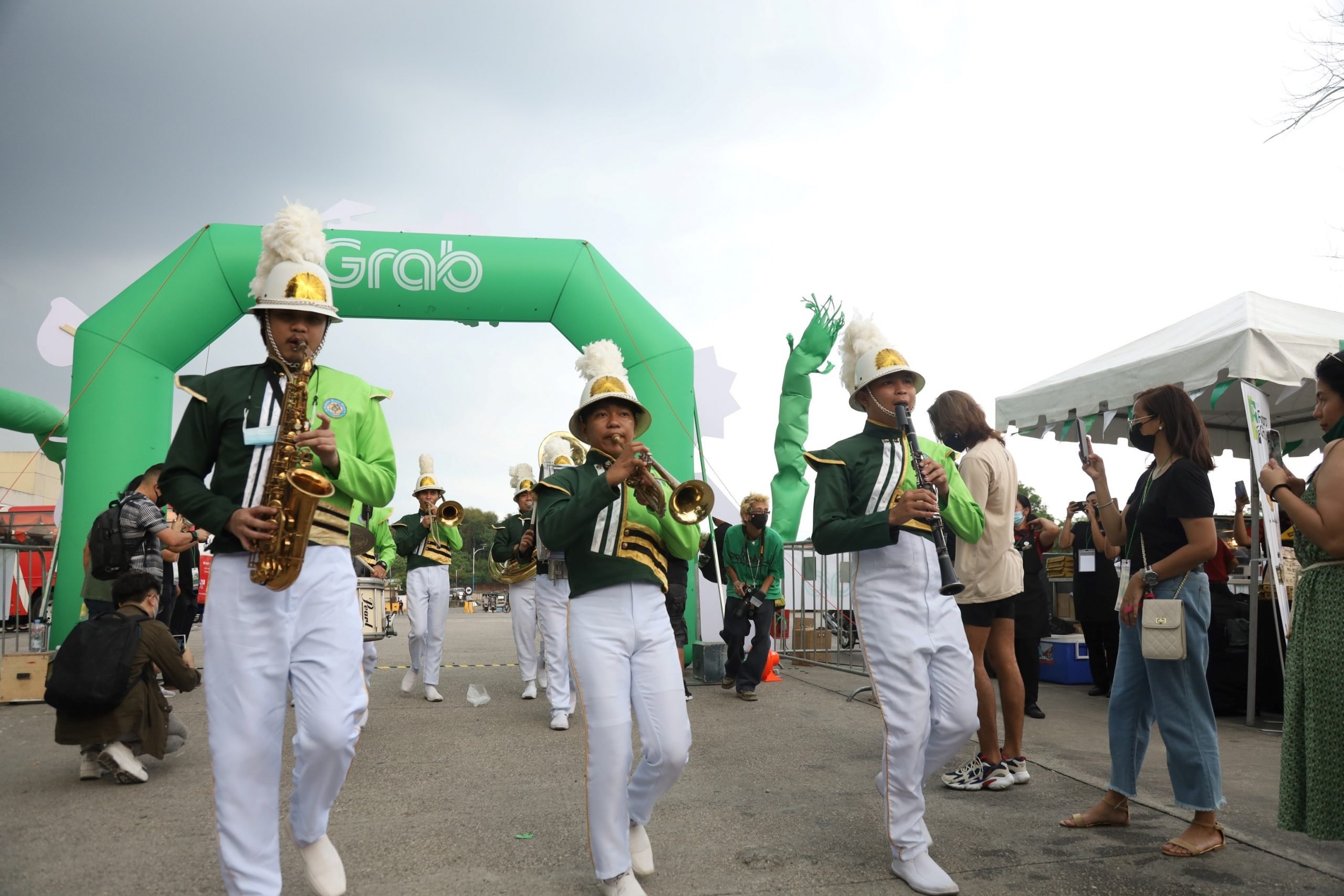 Grab celebrates Filipinos’ love for food through Grab Caravan ...