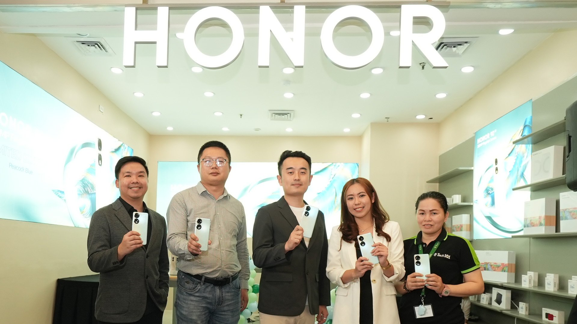 HONOR unveils Limited-edition HONOR 90 5G Peacock Blue | EveryTechEver